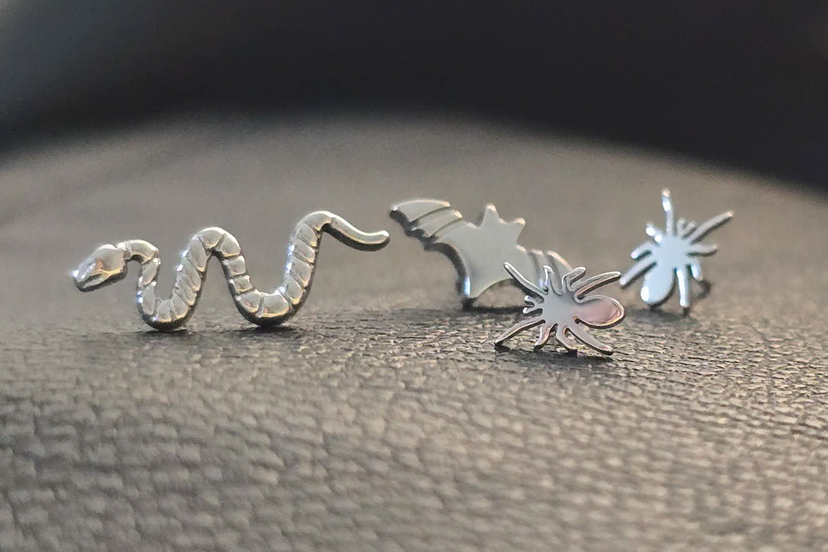 Titanium Bat Threadless Earring – Lux Punk